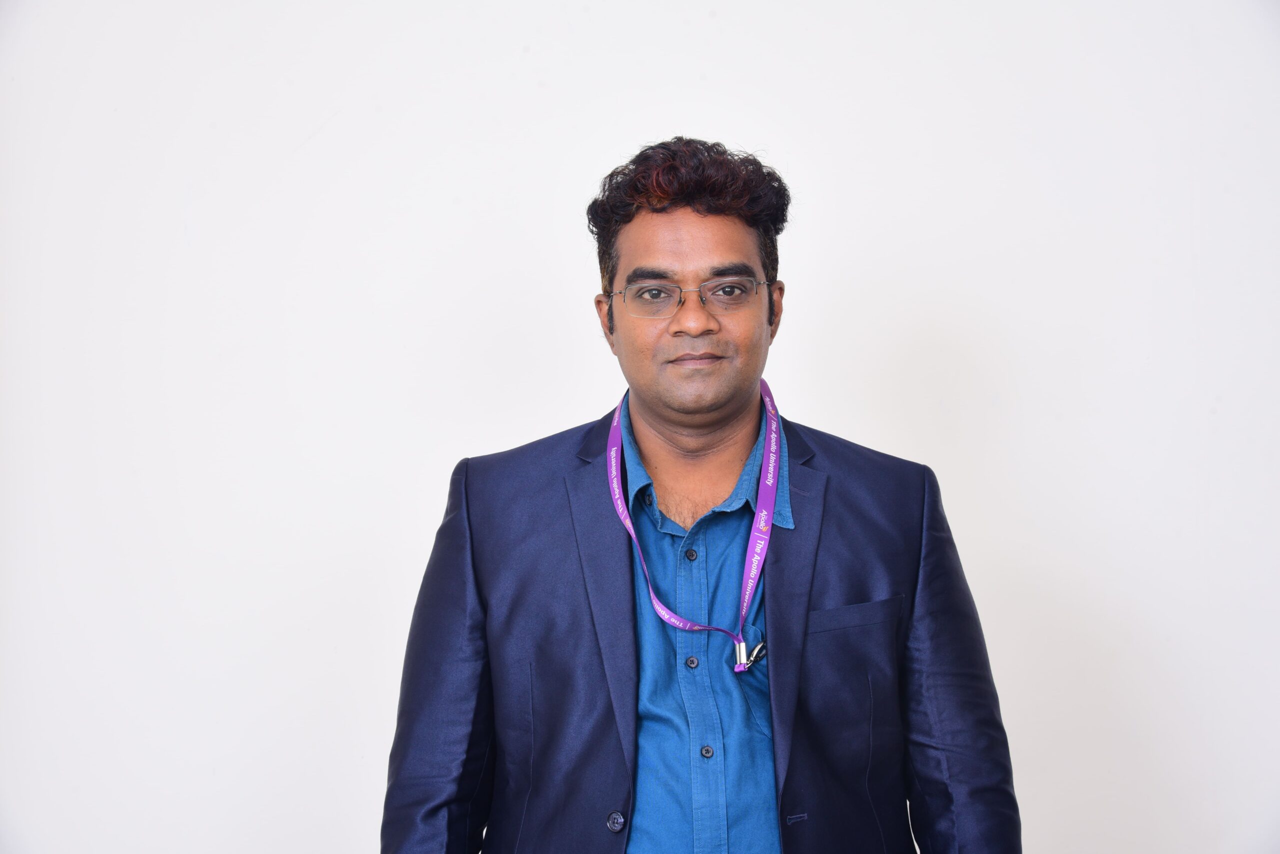 School of Management: BBA, MBA Program - Apollo University